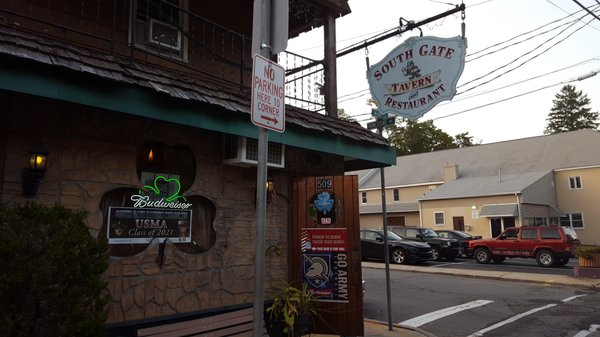 SOUTH GATE TAVERN - Updated December 2025 - 18 Photos & 26 Reviews ...