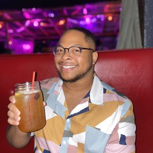 SWIFT LOUNGE - 253 Photos & 430 Reviews - 1932 NE Broadway, Portland ...