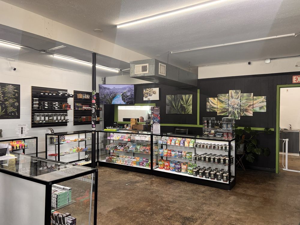 ELEVATE SMOKE AND VAPE - Updated September 2024 - 201 Main St, Lone Oak ...