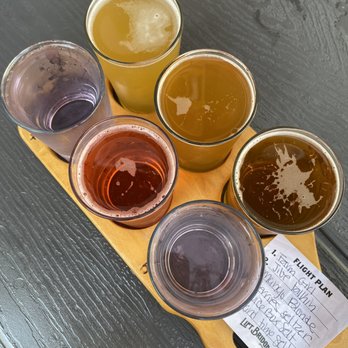 LIFT BRIDGE BREWING COMPANY - Updated September 2024 - 175 Photos & 110 ...