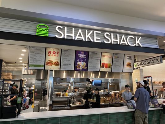 SHAKE SHACK WESTFIELD SOUTHCENTER - Updated October 2025 - 58 Photos ...