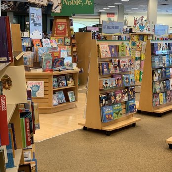 BARNES & NOBLE - Updated January 2026 - 34 Photos & 22 Reviews - 700 S ...