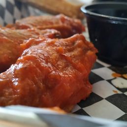 TOSS PIZZERIA & PUB - Updated September 2025 - 409 Photos & 493 Reviews ...