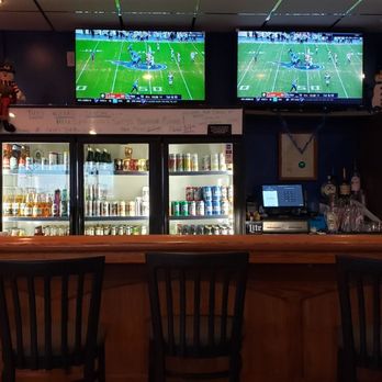 ICE HOUSE BAR AND GRILL - Updated December 2025 - 30 Photos & 17 ...
