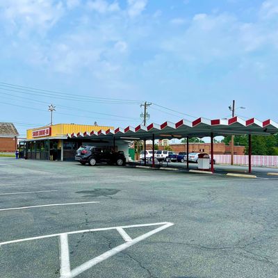 SKID’S DRIVE-IN NUMBER 1, Burlington, North Carolina - 1610 N Church St ...