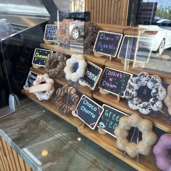 MOCHINUT - Updated August 2024 - 614 Photos & 301 Reviews - 4355 Spring ...