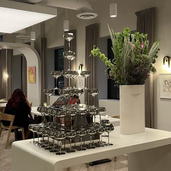 ESME - Updated October 2025 - 789 Photos & 137 Reviews - 2200 N Clark ...