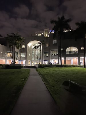FIU GREEN LIBRARY - Updated December 2025 - 47 Photos & 34 Reviews ...
