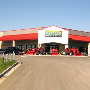 SUTHERLAND LUMBER CO OF KANSAS - Updated October 2025 - 16 Reviews ...