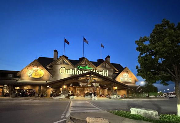 BASS PRO SHOPS - Updated June 2026 - 75 Photos & 73 Reviews - 323 Opry ...