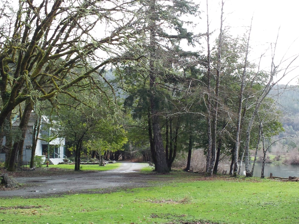 THE CHETCO RIVER INN - Updated October 2025 - 23 Photos - 21202 High ...