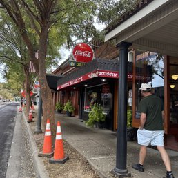 HUGGIN’ MOLLY’S - Updated July 2025 - 117 Photos & 94 Reviews - 129 ...