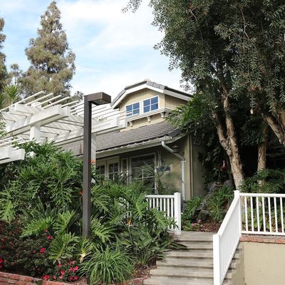 SENIOR DOC - Updated August 2025 - 182 Photos & 59 Reviews - 5 Hutton ...