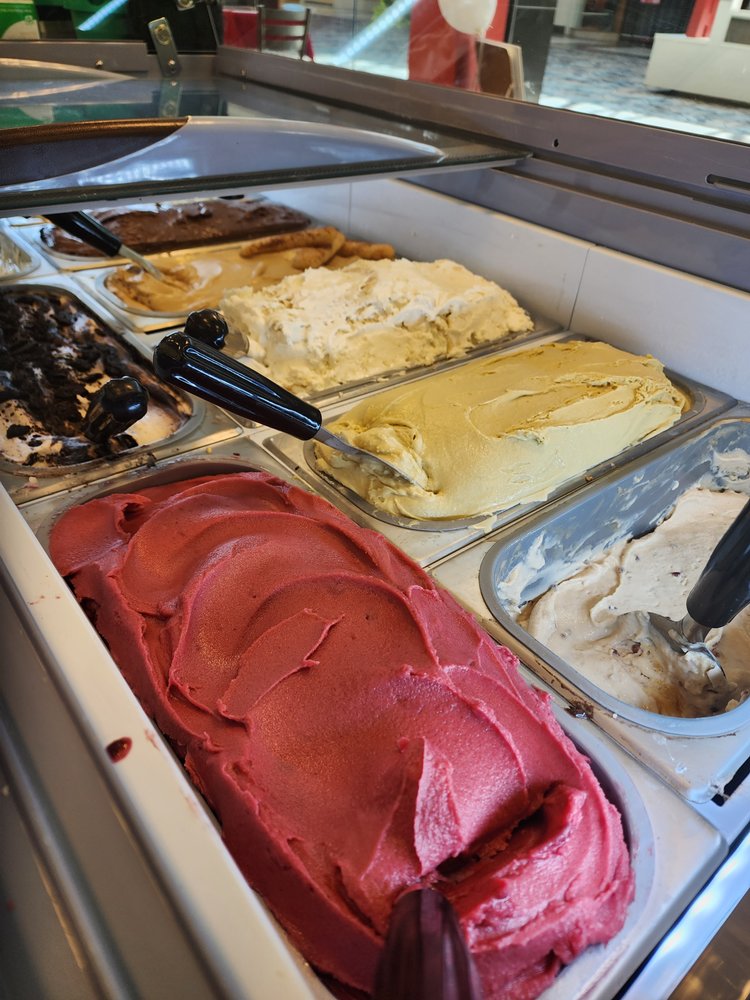 DEL MONTIS ITALIAN TREATS - 7850 Mentor Ave, Mentor, Ohio - Gelato ...