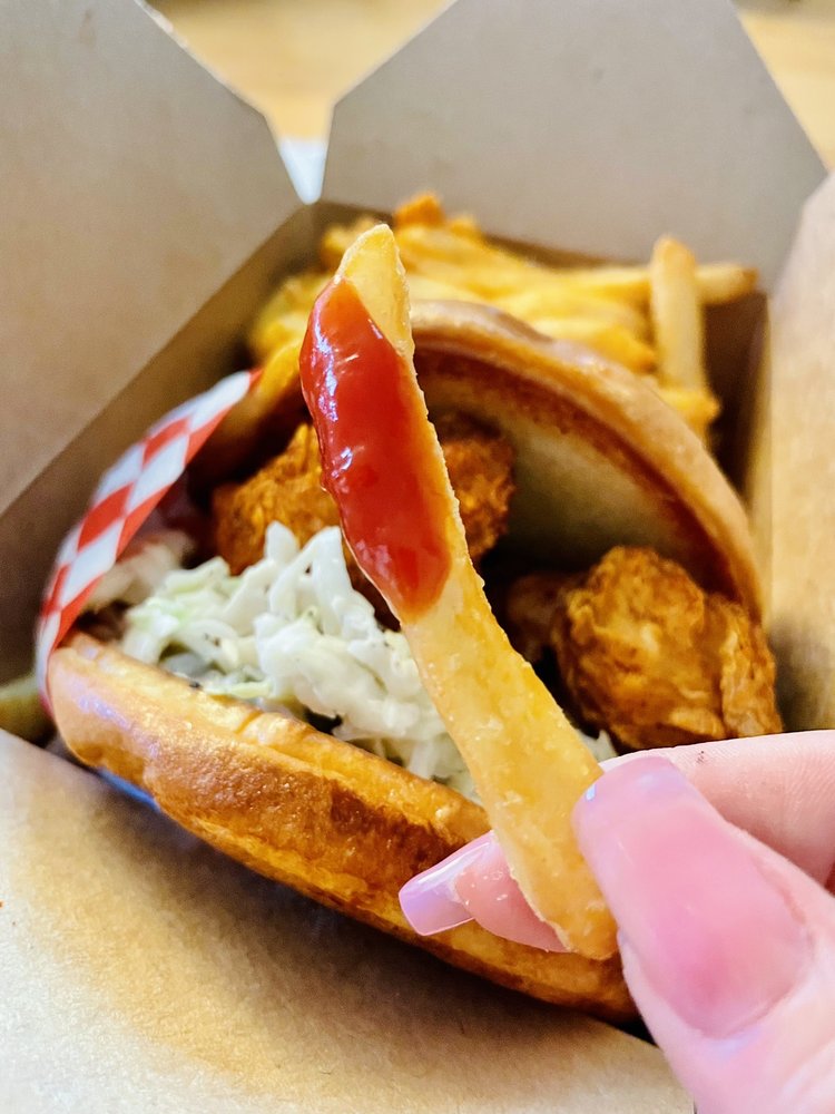 LEGEND HOT CHICKEN - MONTEBELLO - Updated December 2024 - 287 Photos ...