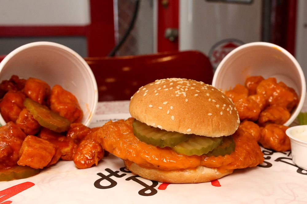 HAPPY DAZ - Updated December 2025 - 51 Photos & 15 Reviews - 802 S ...