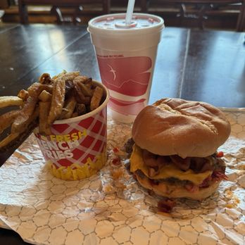 HOME RUN BURGER - Updated December 2025 - 30 Photos & 56 Reviews - 303 ...