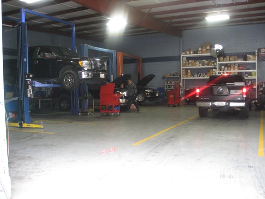 UNIVERSAL AUTO CENTER - Updated November 2025 - 57 Photos & 60 Reviews ...