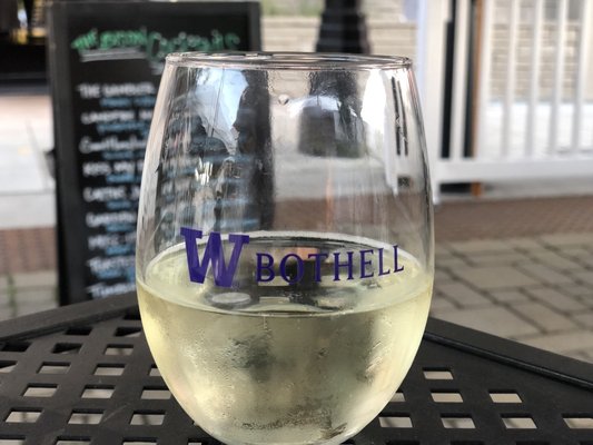 THE BISON ON MAIN - Updated August 2024 - 76 Photos & 92 Reviews ...