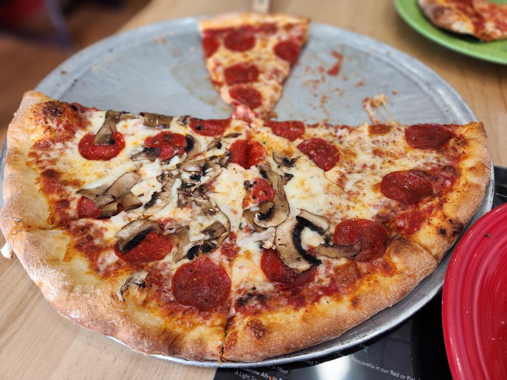 LITTLE GUYS PIZZA AND SUBS - Updated January 2026 - 49 Photos & 32 Real ...