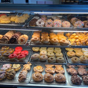 MAPLE LEAF DONUTS - Updated December 2025 - 82 Photos & 143 Reviews ...