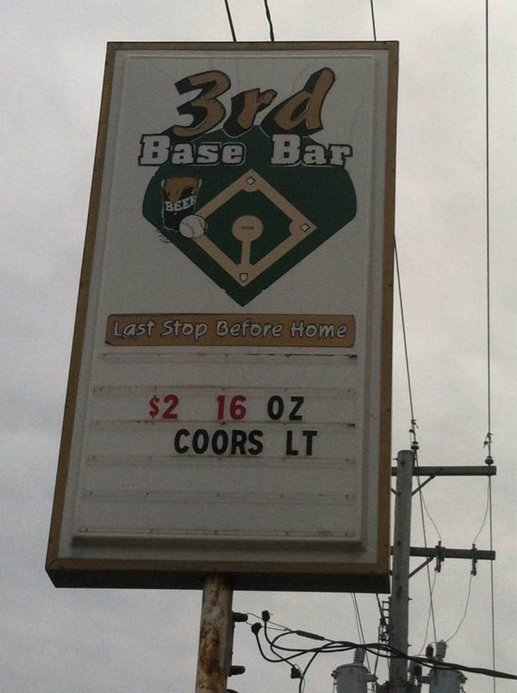 32 BELOW - Updated December 2025 - 101 S Walnut St, Strasburg, Illinois ...