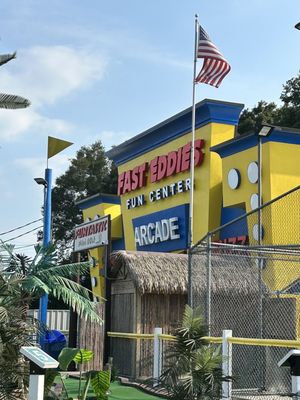FAST EDDIES FUN CENTER - Updated October 2025 - 49 Photos & 60 Reviews ...