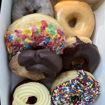DONUTLY - Updated December 2025 - 32 Photos & 51 Reviews - 611 Sunset ...