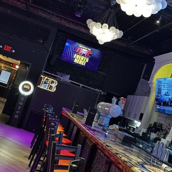 IRON BAR - Updated October 2025 - 113 Photos & 275 Reviews - 5 South St ...