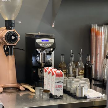 HOUSE ROOTS COFFEE - Updated June 2024 - 798 Photos & 793 Reviews ...
