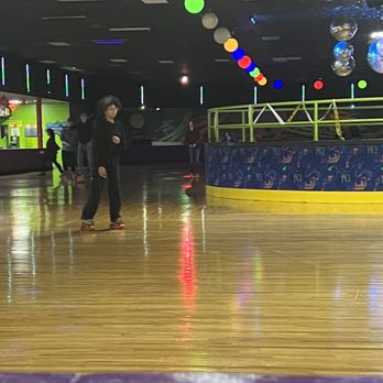 SKATELAND - Updated December 2025 - 35 Photos & 50 Reviews - 3902 N ...