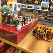THE LEGO STORE - 301 Photos & 99 Reviews - Toy Stores - 1450 Ala Moana ...
