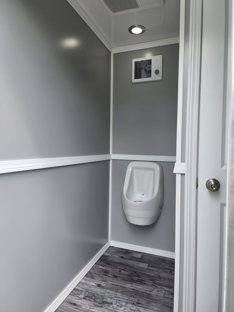 ELEGANT RESTROOM RENTALS - 15146 S Cicero Ave, Oak Forest, Illinois ...