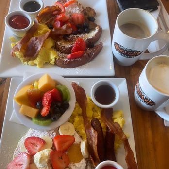 VEES CAFE with photos - Updated August 2024 - 876 Photos & 952 Reviews ...