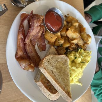 CAFE LIFT - Updated October 2025 - 253 Photos & 141 Reviews - 144 Kings ...