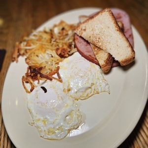 MAC & ERNIE’S ROADSIDE EATERY - Updated January 2026 - 90 Photos & 110 ...