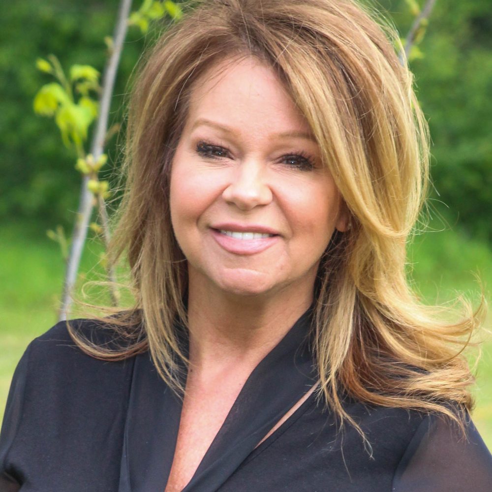 Laura Bechtel's Instagram, Twitter & Facebook on IDCrawl