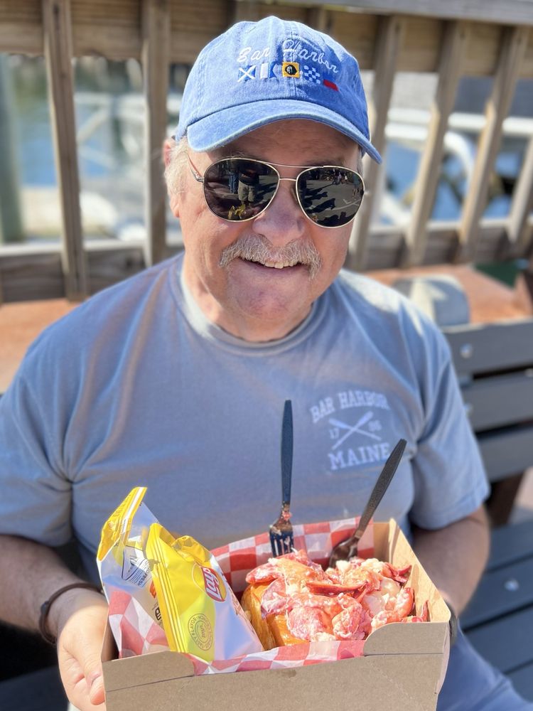 FOOTBRIDGE LOBSTER - Updated September 2025 - 367 Photos & 371 Reviews ...