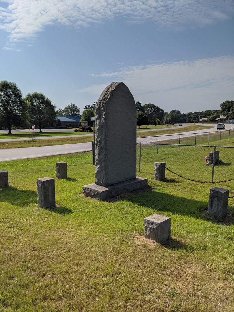 CONFEDERATE MONUMENT - Updated May 2024 - 3594 Lancaster Hwy, Richburg ...