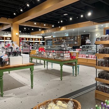 SANDERS CHOCOLATE & ICE CREAM SHOPS - Updated December 2024 - 214 ...