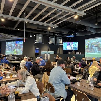 TOM’S WATCH BAR - Updated November 2024 - 93 Photos & 74 Reviews - 261 ...