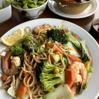 REPUBLIK ASIAN EATERY AND BAR - WINDSOR - Updated December 2025 - 20 ...