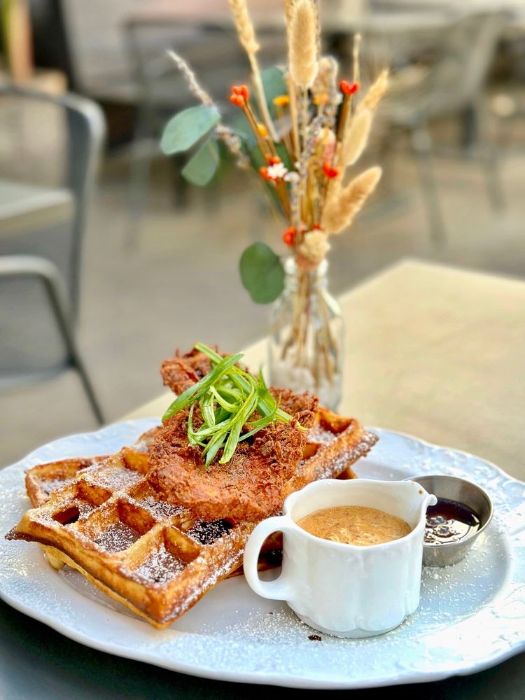 THE ATTIC - 9637 Photos & 7233 Reviews 【3441 E Broadway, Long Beach ...