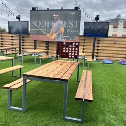 PLUCKERS WING BAR - COLLEGE STATION - Updated November 2025 - 48 Photos ...