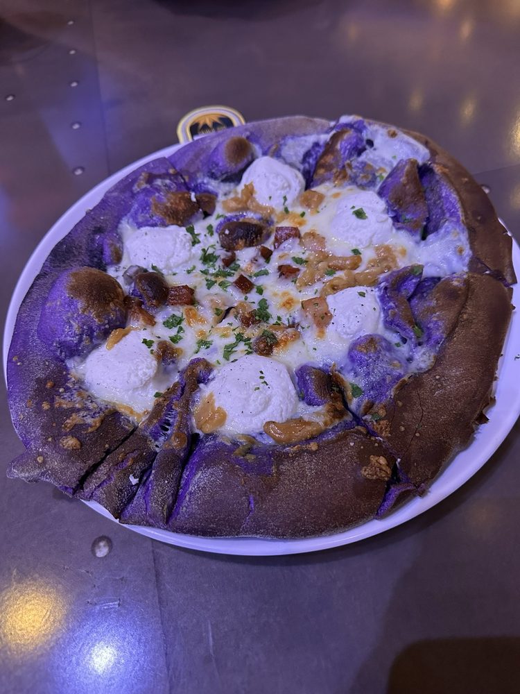 PIZZA MOON - Updated May 2026 - 258 Photos & 113 Reviews - 1001 Epic ...