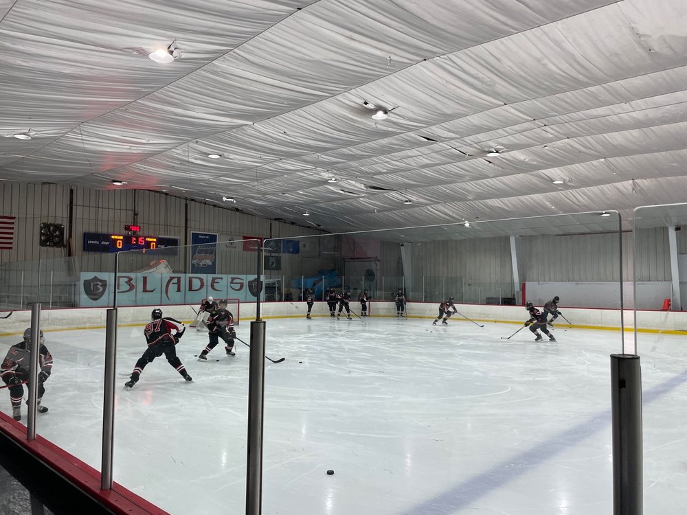 CAROL STREAM ICE RINK - Updated December 2025 - 540 Gundersen Dr, Carol ...