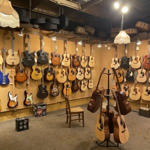 GUITAR CENTER - 386 Photos & 429 Reviews - Guitar Stores - 7425 Sunset ...