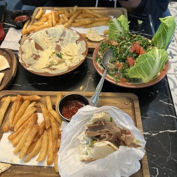 MAESTRO LOUNGE - Updated July 2024 - 259 Photos & 145 Reviews - 1352 ...