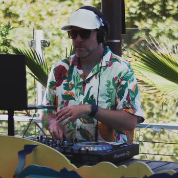 DARLING AVIARY - Updated December 2025 - 931 Photos & 781 Reviews - 712 ...