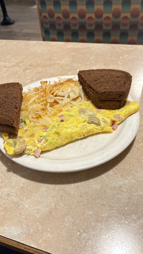 TWO RIVERS FAMILY RESTAURANT - Updated May 2024 - 51 Photos & 36 ...